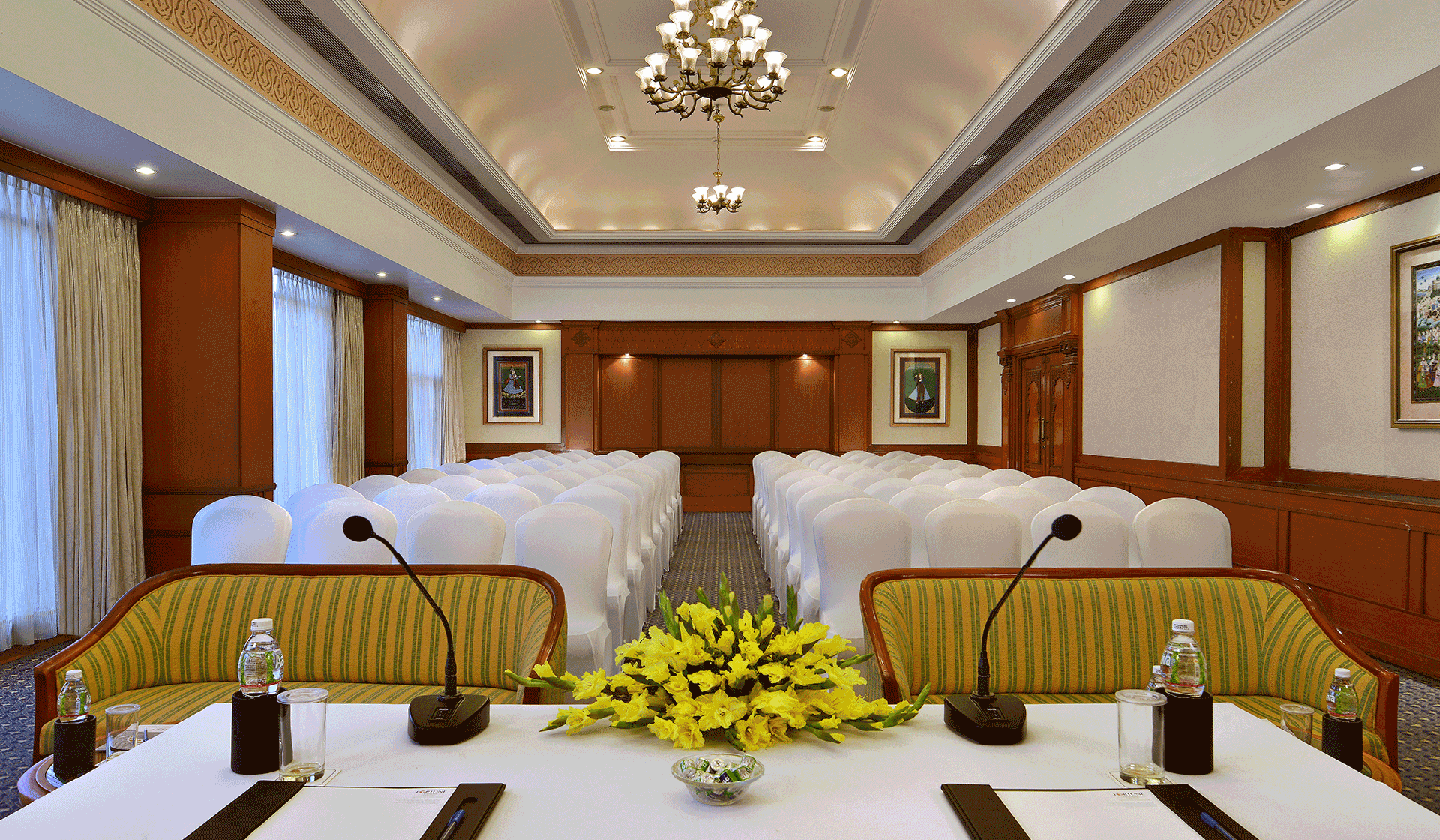 Business Hotels in Ahmedabad - Fortune Landmark Hotel, Ahmedabad